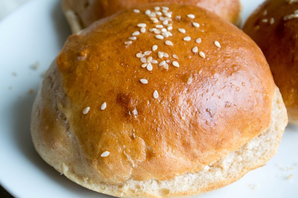 Fast, No-Rise Homemade Hamburger Buns {Small Batch}